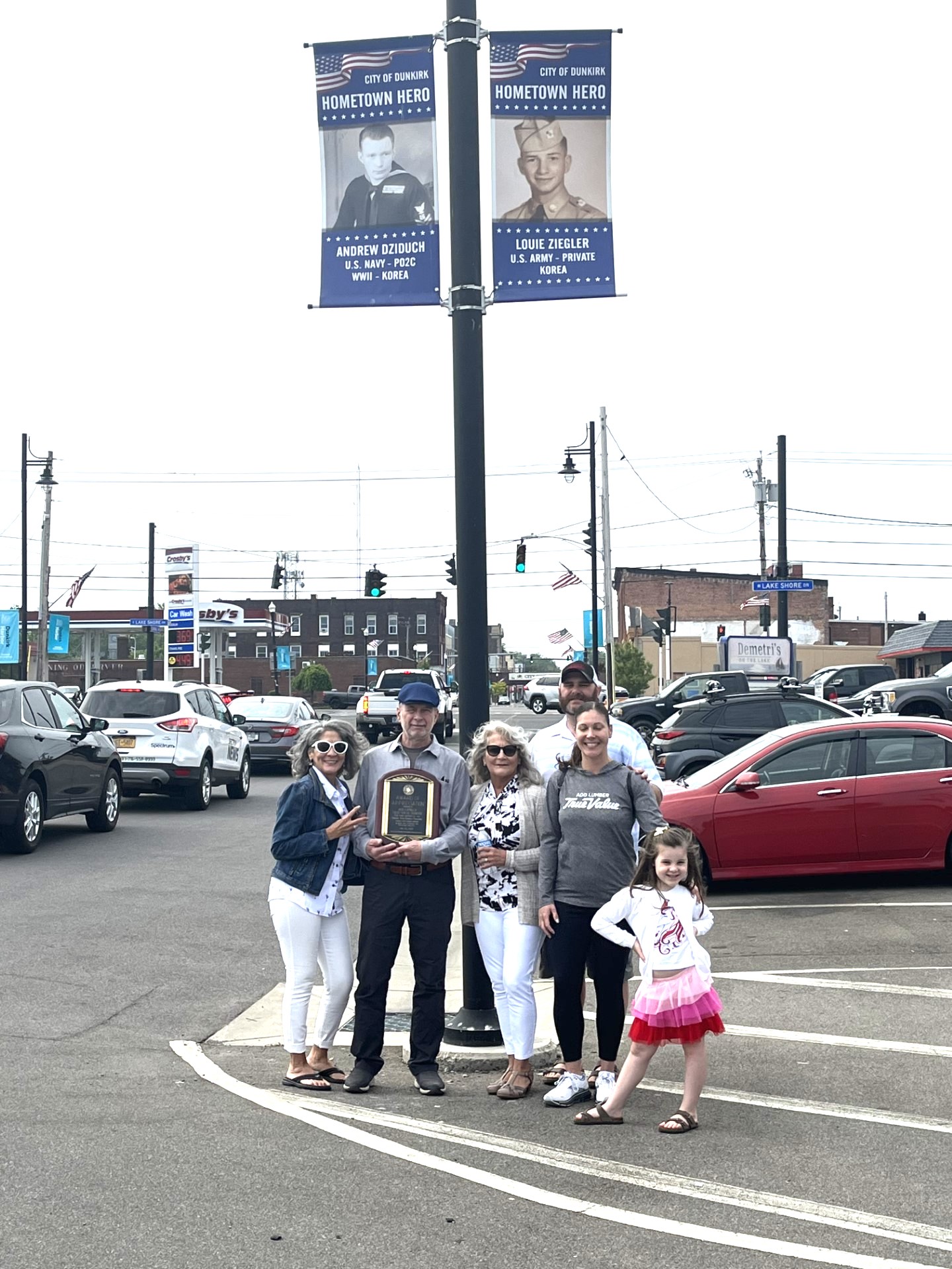 Hero Banner donor gets plaque | News, Sports, Jobs - Observer Today